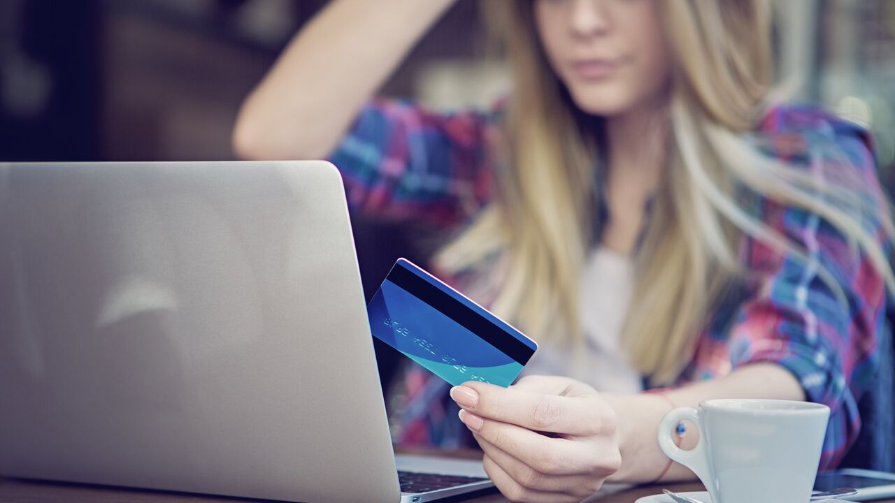 Betala med kreditkort – varför och vilka är fördelarna? | Nordea